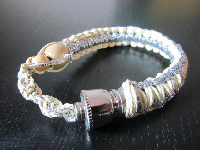 White Bracelet style smoking pipe fit all sizes free shipping